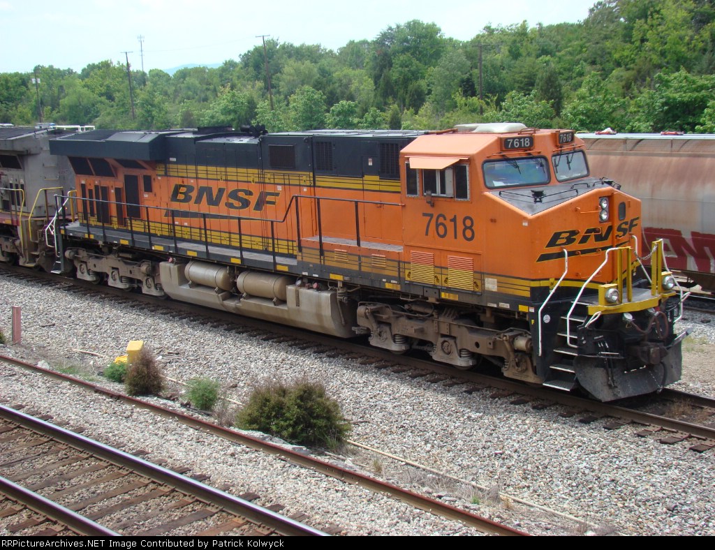 BNSF 7618